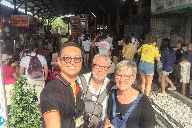 Train & Floating Market Food Adventure + Scenic train ride - Who Would Love This Tour?