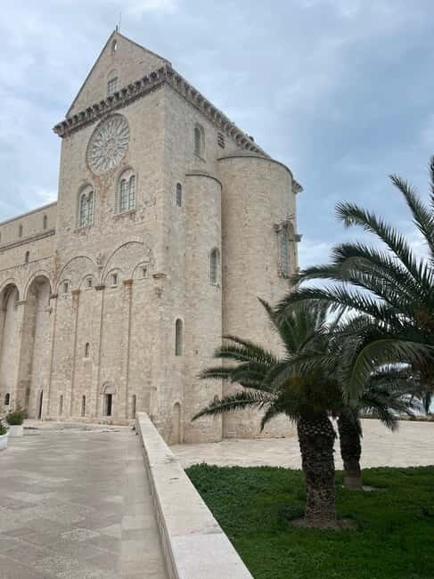TRANI AND CASTEL DEL MONTE: guided tours and transfers from Matera - FAQs
