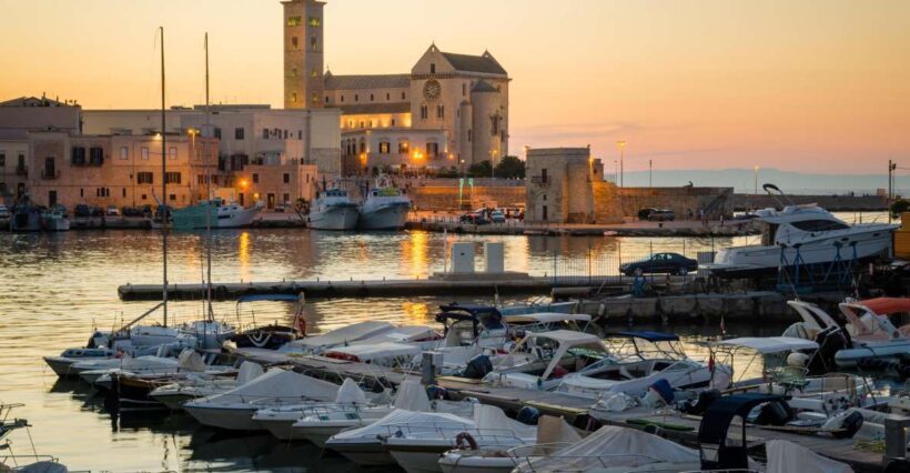 Trani: Private Guided City Tour - Scenic Stroll Around the Tourist Port