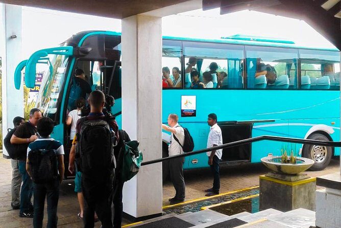 Transfer between Colombo Airport (CMB) and Ramada Colombo, Colombo - FAQs