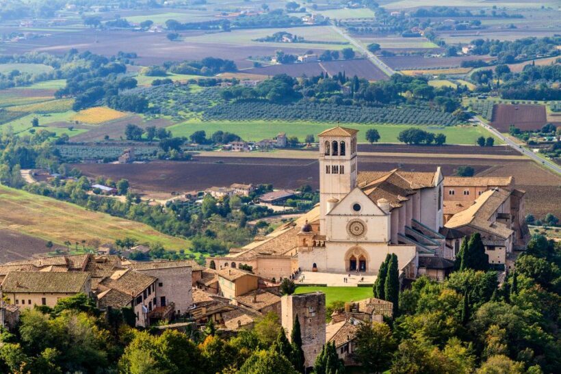 Transfer Between Florence and Rome with Sightseeing Stop - What to Expect During Your Journey