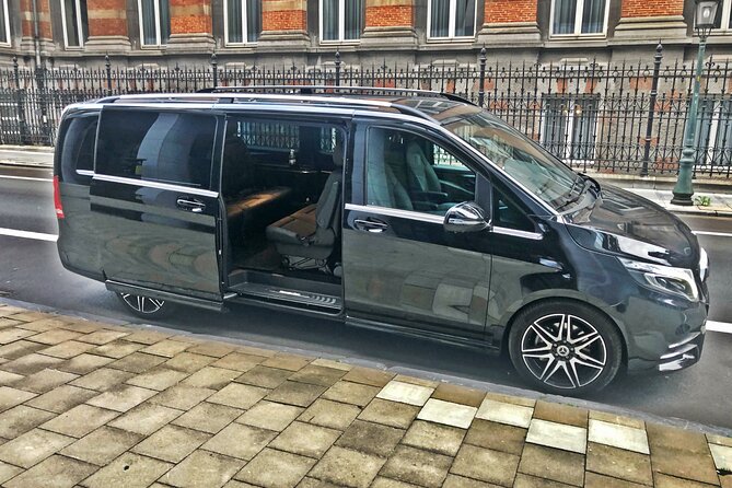 Transfer Brussels Airport -> Antwerp MB V-CLASS 7 PAX - A Close Look at the Experience