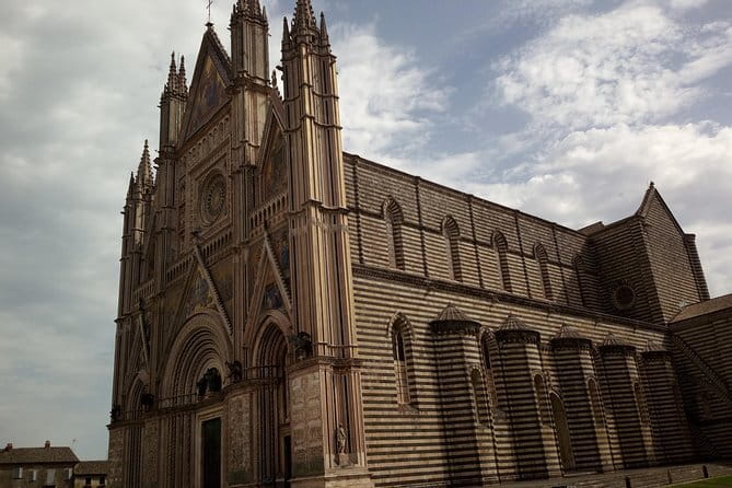 Transfer Fiumicino FCO Airport to/from Florence optional Orvieto Stop - The Value of Flexibility and Authenticity