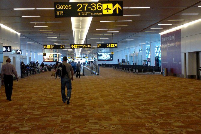 Transfer from Delhi Airport to Agra Hotel - The Sum Up