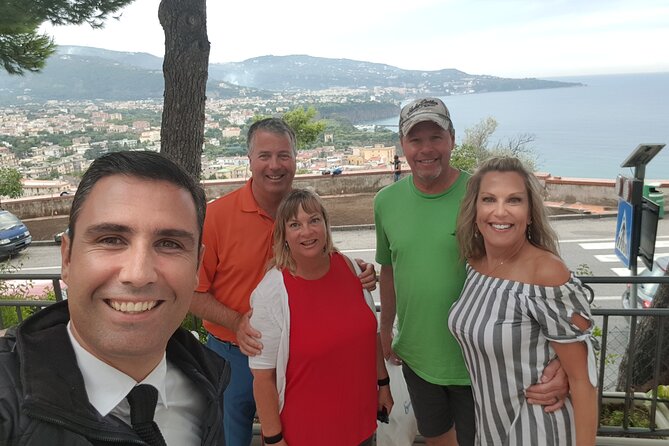 Transfer from Naples area to Sorrento area from 4 to 6 passengers - The Pick-up Locations and Flexibility