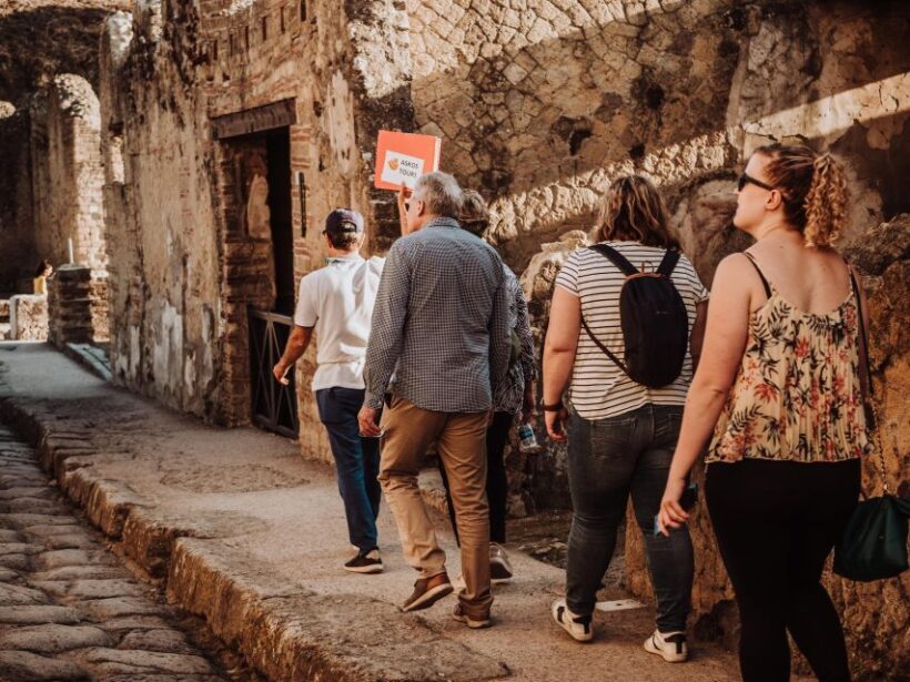 Transfer from Naples to Amalfi with Tour in Herculaneum - FAQ