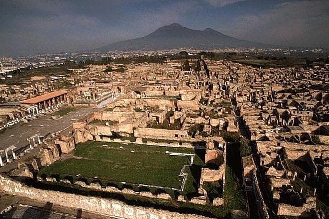 Transfer from Naples to Sorrento with stop at Pompeii - The Experience in Context