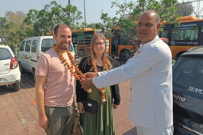 Transfer from New Delhi to Agra by Private car - Key Points