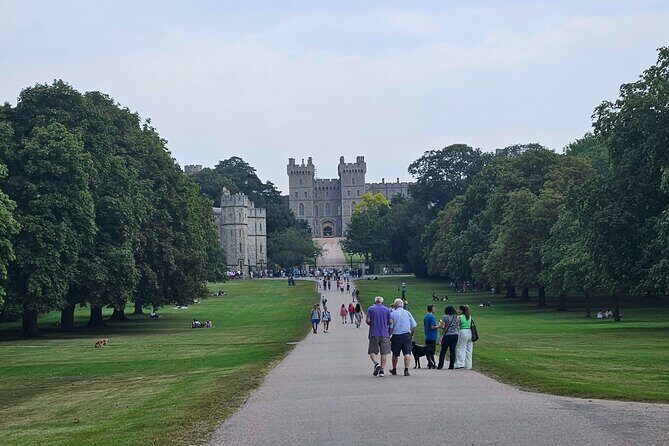 Transfer from Southampton to Heathrow via Stonehenge and Windsor - Reviews and Authentic Perspectives