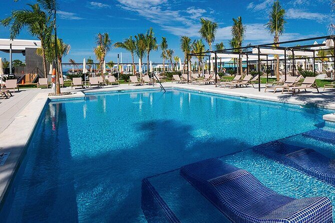 Transfer from/to Airport, Riu Reggae, Riu Montego Bay, Riu Palace - A Complete Look at the Transfer Service in Montego Bay