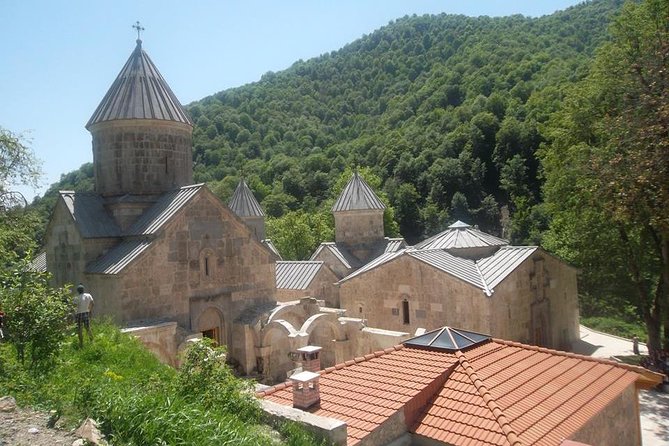Transfer From Yerevan to Tbilisi With 2 Sightseeing Stops - Stops Along the Route