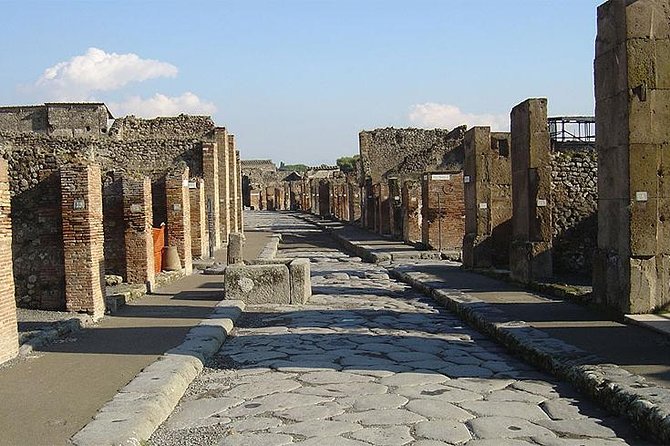 Transfer Naples to Ravello and stop in Pompeii - The Value of This Tour