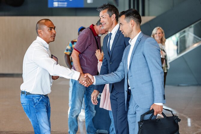 Transfer To or From London Heathrow Airport to Central London - Flexible Pickup and Drop-off Locations