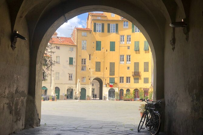 TRANSFER TOUR Florence to Lucca with a stop in San Gimignano - The Authentic Experience and Genuine Value
