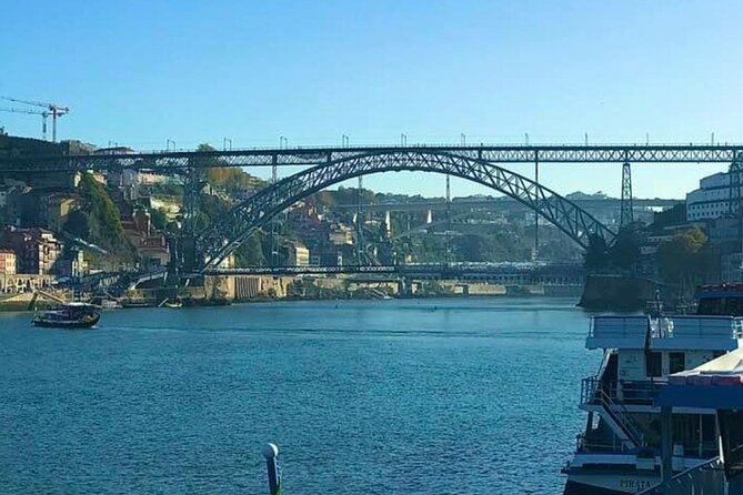 Transport Lisbon/Porto Porto/Lisbon With 2 Optional Stops - Itinerary