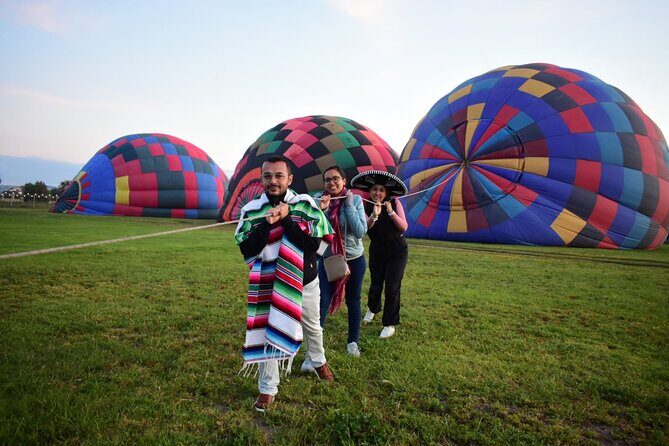 Transportation and Hot Air Balloon Flight Teotihuacán - An Overview of the Experience