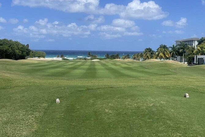 Transportation from Runaway Bay Hotels to Golfing Cinnamon Hill - What to Expect from This Transfer Service