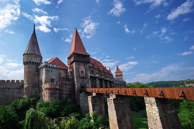 Transylvania Castles 4-Day Tour From Bucharest - Group Size and Experience