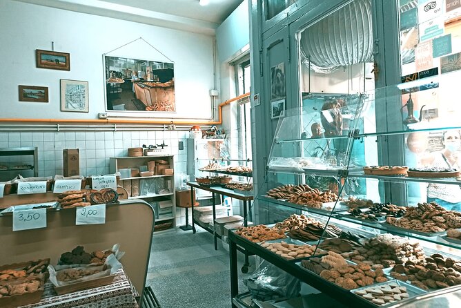 Trastevere Private Food & Wine Tour with Expert Guide - Why Trastevere Feels Special