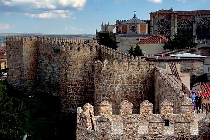 Travel through Segovia and Avila in a Small Group from Madrid - Key Points