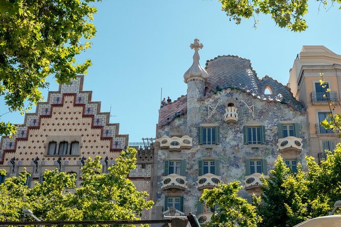 Treasures of Barcelona: Private Gaudi Walking Tour - Exploring the Iconic Casa Batlló