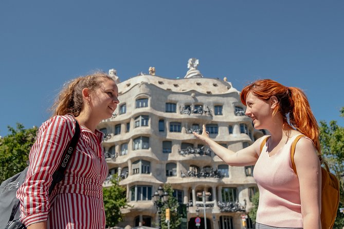 Treasures of Barcelona: Private Gaudi Walking Tour - Discovering the Grandeur of Güell Palace