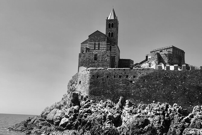 Trekking an Island of Palmaria - What’s Included and What’s Not