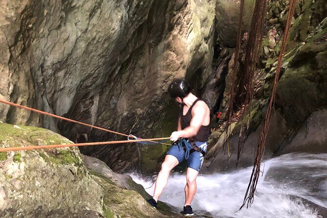 Trekking/rappelling waterfalls in Dominican Republic - Key Points