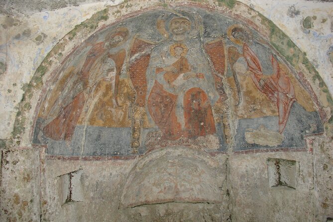 Trekking towards Torrente Gravina and Rupestrian Churches of the Murgia - Exploring the Murgia Plateau and Its Significance