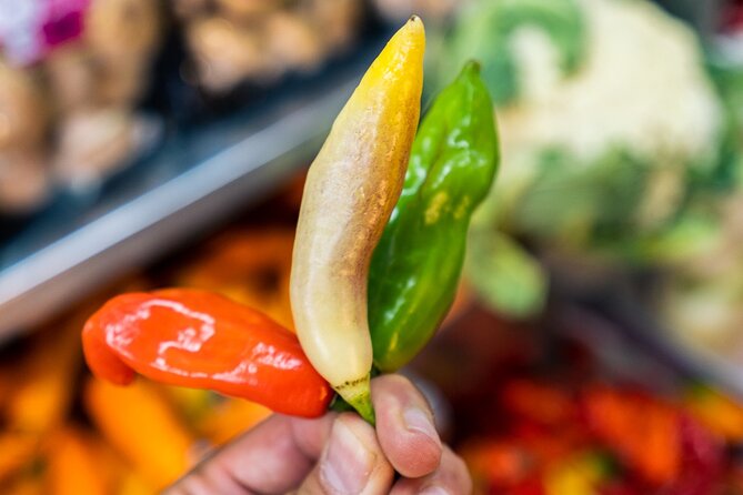 Trending Flavors: Miraflores Walking Tour Including Food and Drinks Tasting - Passionate and Knowledgeable Guides