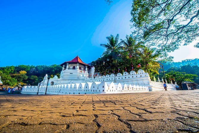 Trincomalee and Nilaveli beach Tour from Dambulla - FAQ