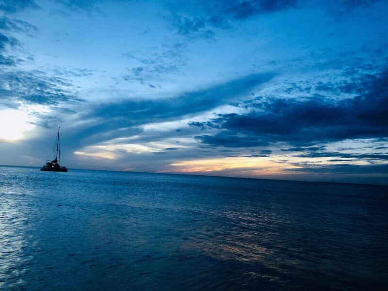 Trincomalee : Whale & dolphin watching +pigeon island tour - FAQ