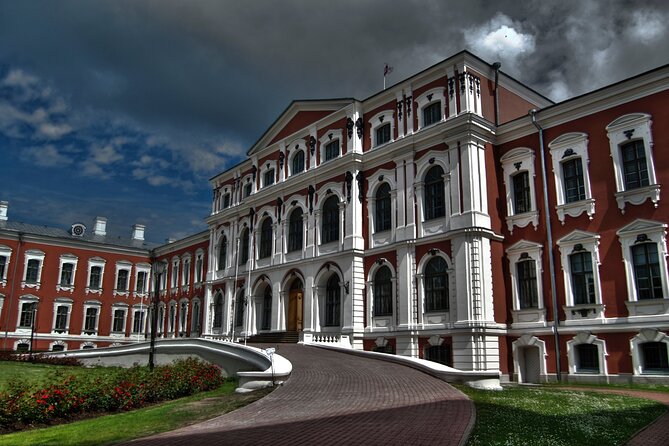 Trip to the Hill of Crosses Review - Highlights of the Tour