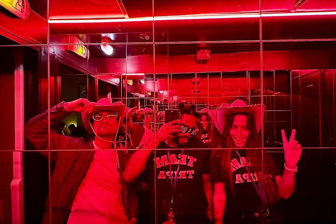 Tripa Paris Pubcrawl / Bar Tours - Exploring the Citys Charming Pubs and Bars