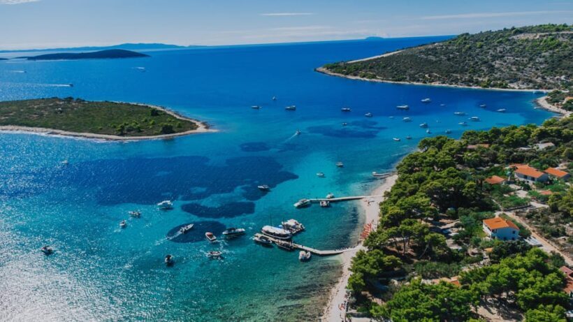 Trogir, Blue Lagoon and olta (shipwreck) Private Boat Tour - Key Points
