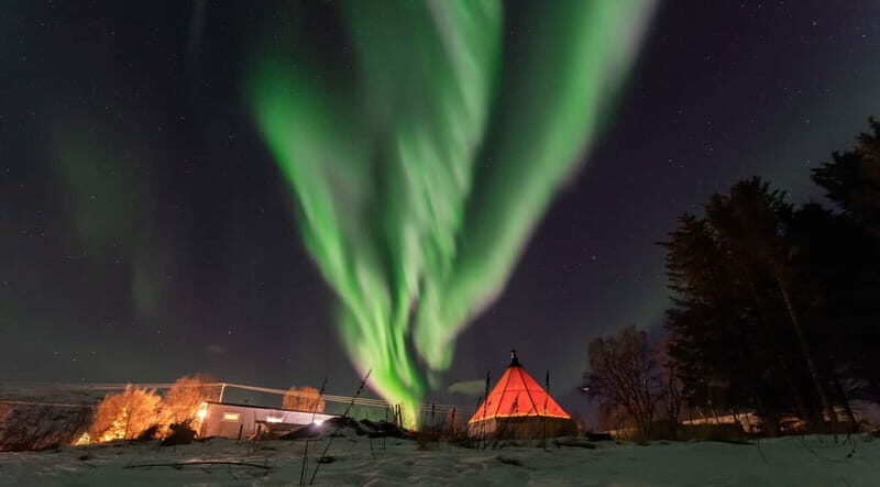Tromsø: Aurora Safari Chase by big bus with Camp meal - Key Points