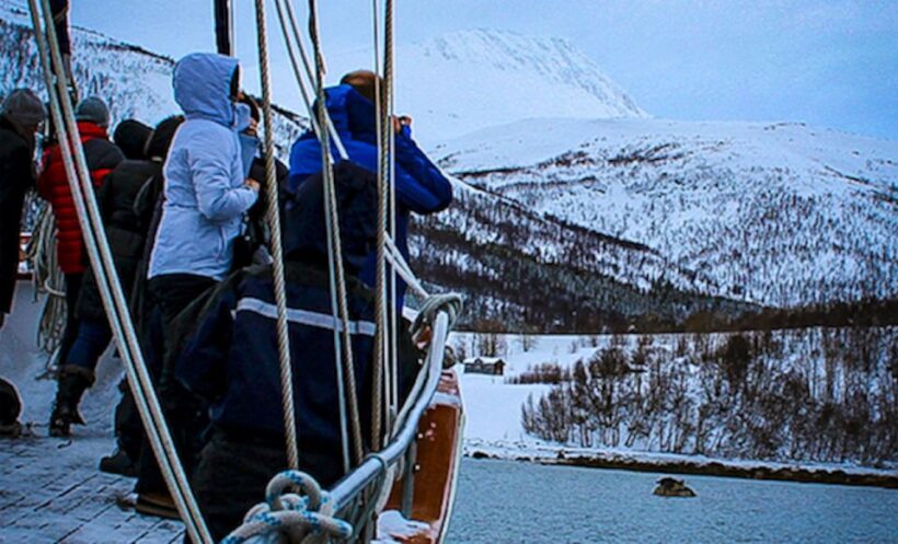 Tromsø: Polar Fjord Cruise on a Luxury Yacht with Lunch - Optional Adventures: Hot Tub and Polar Plunge