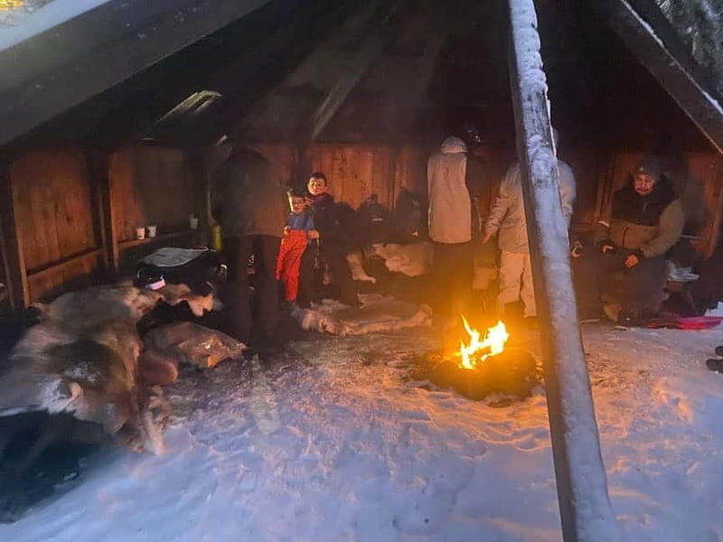 Tromsø: Snow Sledding, Mini Skiing, Lasso and Reindeer Hides - FAQ