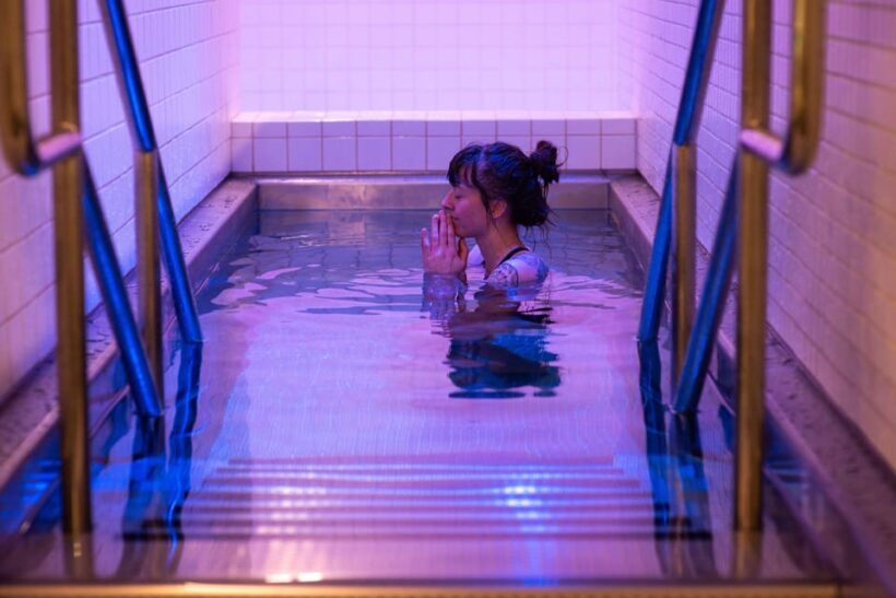 Tromsø: Spa/Pool with Bath, Sauna and Outdoor Heated Pool - Authentic Nordic Wellness Culture