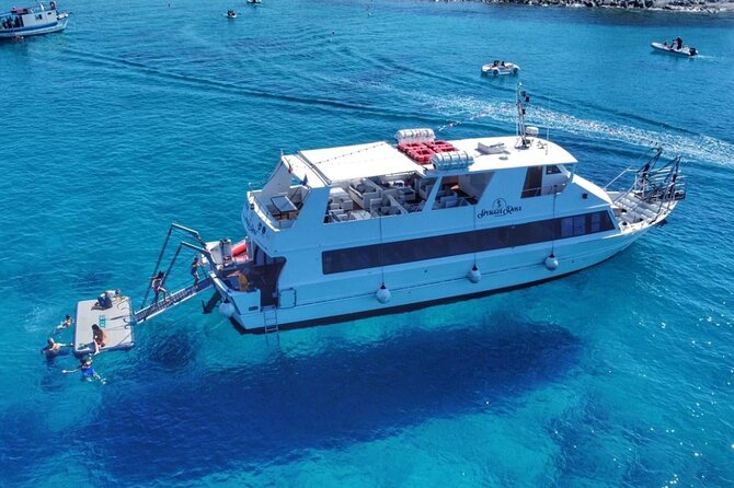 Tropea - Capo Vaticano sunset boat tour with aperitif - Onboard Experience and Amenities