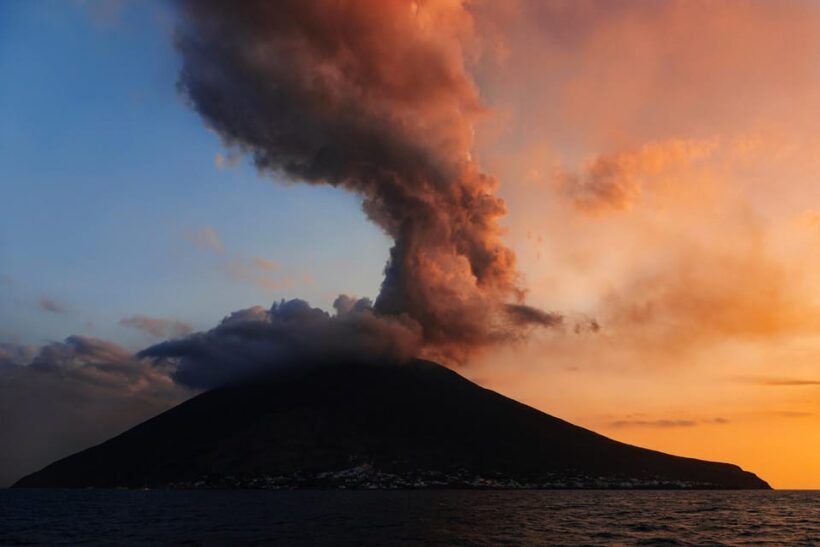Tropea: Panarea and Stromboli at Night Boat Trip - Key Points