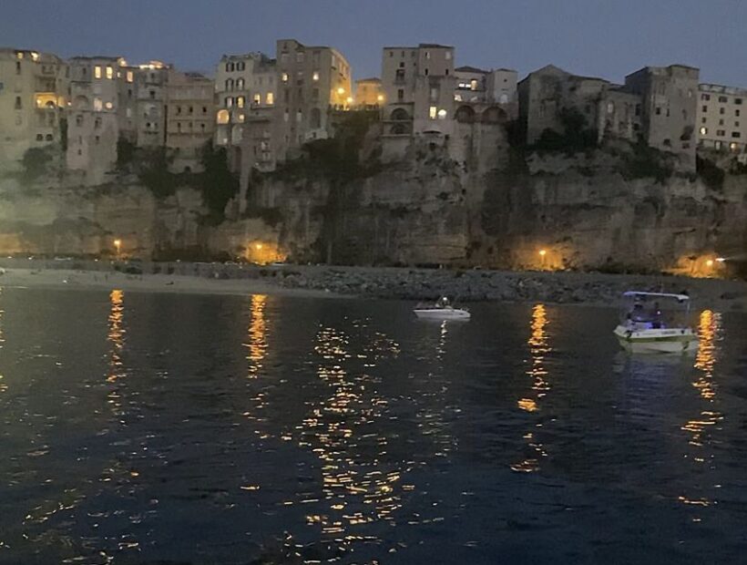 Tropea: Sunset Cruise to Capo Vaticano with Aperitif - Key Points