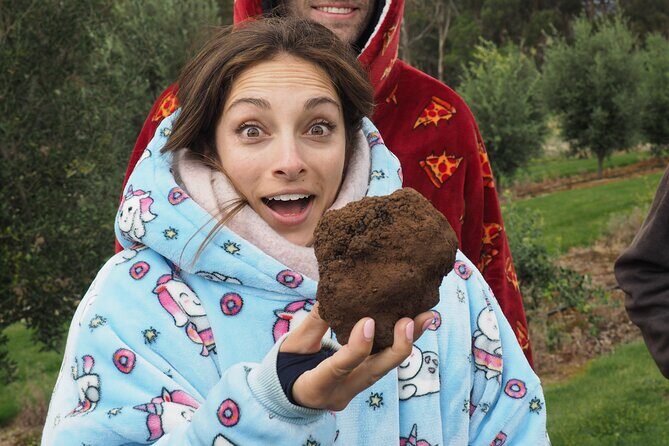 Truffle Hunt and Taste Experience in Oberon, NSW Australia - Tasting and Grading