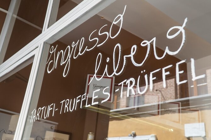 Truffle hunting and lunch experience, with Vinci and winery. - FAQ