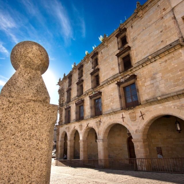 Trujillo: City Highlights Private Tour - Key Points
