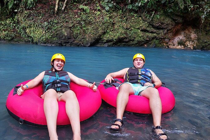 Tubing in Rio Celeste - Navigating the Rivers Twists and Turns