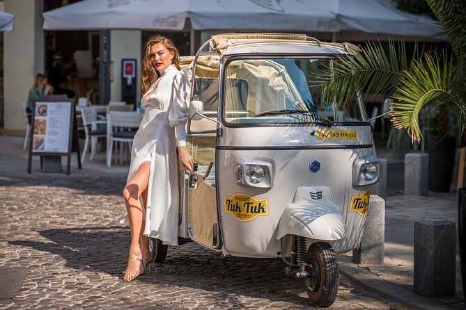 Tuk Tuk Bucharest Romantic Tour - Minibar Included - Exquisite Inclusions: Prosecco and Romanian Snacks