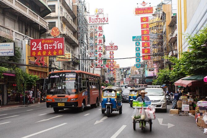 Tuk-tuk tour Bangkok by Night with Chinatown meal and hotel transfers - Key Points