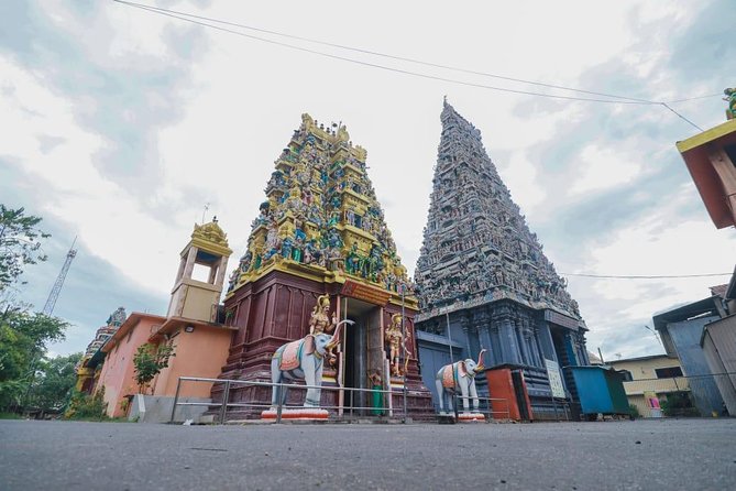 Tuk Tuk Tour Colombo: Sightseeing, Entry Fees & Food Included - Who Should Consider This Tour?