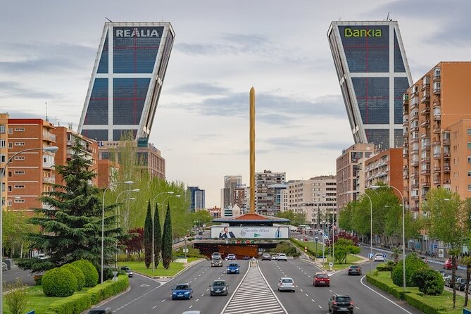 Tuk Tuk Tour Madrid - Guide Highlights